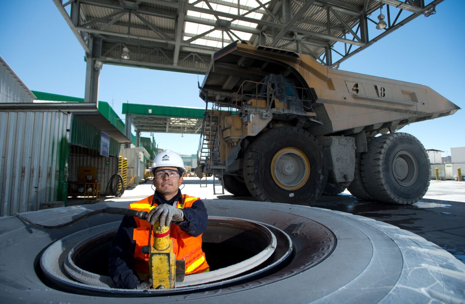 Las principales compañías mineras del Perú - Desde Adentro