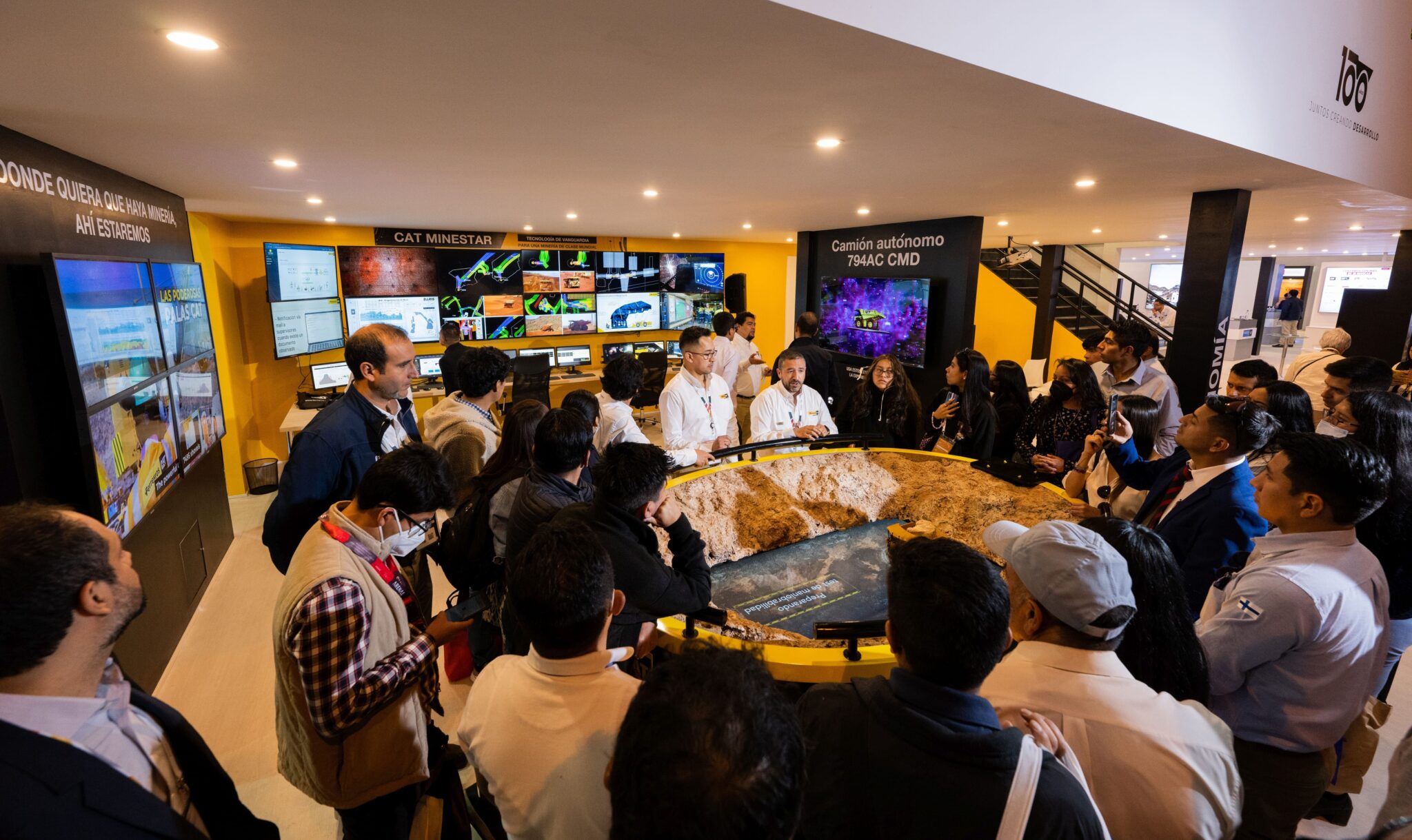 Pioneros en autonomía y gigantismo: Ferreyros y Ferreycorp conmemoran ...